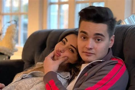 Selly I A Propus Iubitei Lui S I Fac Cont Pe Onlyfans M G Ndeam S Facem Mai Mul I Bani