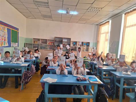 Улаангом сумын Ерөнхий боловсролын 4 дүгээр сургуулийн Номч мэргэн номын клубийн ном уншлагын