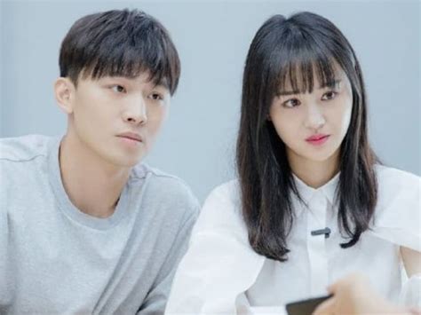 Disgraced Chinese Star Zheng Shuang Reportedly Owes Fertility Clinic S 90k Past Awards