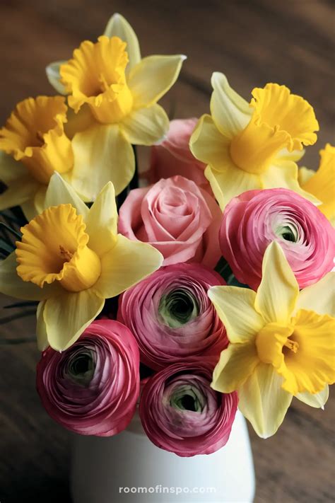 Gorgeous Easter Flower Arrangements For A Spring Refresh