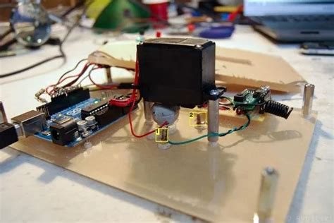 Unlock Your Front Door Without Keys Using This Diy Keyfob Entry System « Hacks Mods And Circuitry