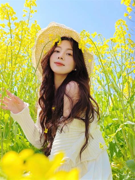 春天油菜花拍照7个拍照姿势拍照花美人更美 知乎