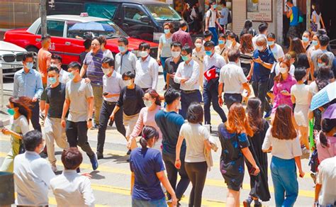 香港第三波疫情大爆發 港府年度書展延期 兩岸 旺報