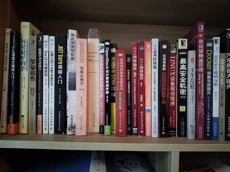 灰狐huihoo On Twitter 在星球放了不少书，大家可以随便挑选，且不限数量，喜欢就送。可是大家似乎都不喜欢，没人要，很是