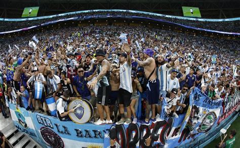 Las 12 Canciones Más Famosas De La Hinchada Argentina