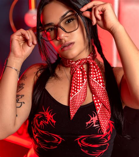 Ninaa01主播：免费直播性爱表演和聊天 Stripchat