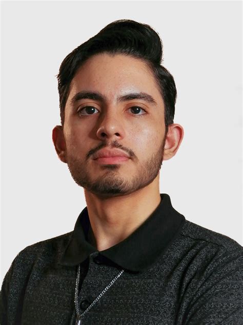 Eduardo Chaves Medium