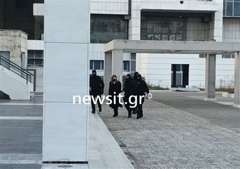 Ρούλα Πισπιρίγκου Έφτασε στα δικαστήρια Οι πρώτες εικόνες Zinapost Gr