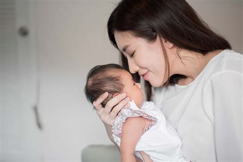 Breast Engorgement Causes Symptoms Treatment