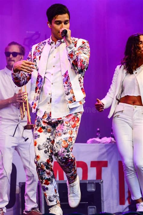 Events Artist Eric Saade On Stage Editorial Photography Image Of Clap Audience 88885072