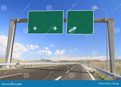 Blank Road Sign On Highway Stock Image Image Of Business 32718159