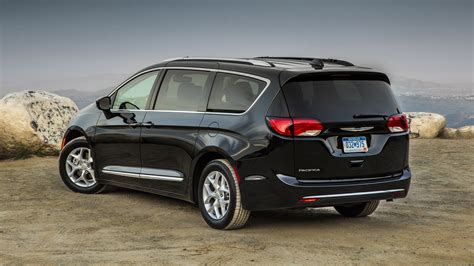 Is The Chrysler Pacifica Finally Getting An Awd Option Moparinsiders