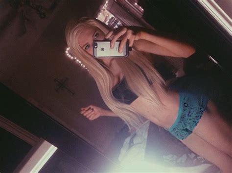 Pin By Megan Smith On Cassidy Eve Cauley Mirror Selfie Selfie Mirror