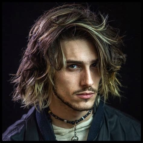 20 Incredible Feathered Hairstyles For Men To Try In 2024