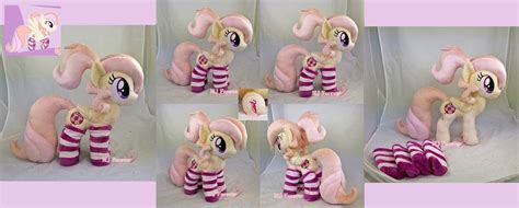 Cuddle Bug Plushie Commission By Moggymawee On Deviantart