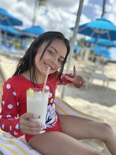 Pin By Luceroisaza On Luna Sofia Young Teens Fashion Curvy Woman