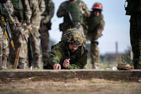 Генеральний штаб ЗСУ On Twitter Uk у Великій Британії навчають новобранців Сил безпеки