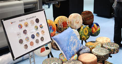 사진 프리뷰 인서울 디지털 날염 기술을 잘 보여주는 소파