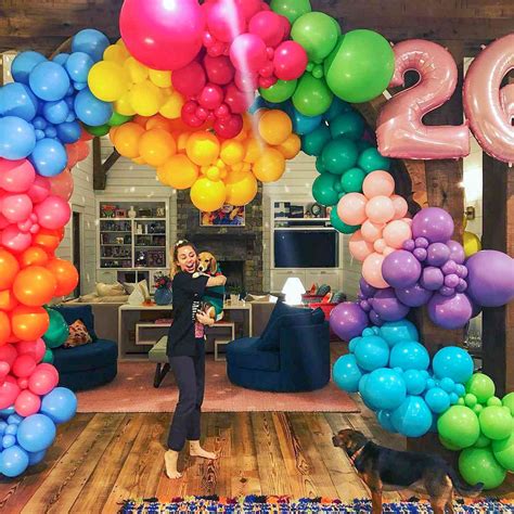 Miley Cyrus Celebrates Birthday With Liam Hemsworth After Fire