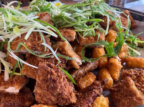 동네부엌 천천히 천천히 금요일 밥상은 얼큰 굴 우 동 나물주먹밥 감자샐러드 And 빵 따뜻한 황매실차 준비했습니다 뜨끈한 얼큰굴우동에 천천히표 나물주먹밥 엄청