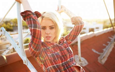 Sunlight Blonde Model 2k Alysha Nett Tattoo Women Hd Wallpaper