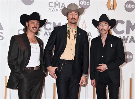 56th Annual Cma Awards Fashion Denim And Sequins