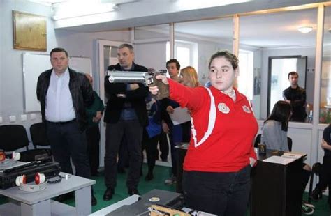 ტყვიის სროლა ნინო ხუციბერიძე საქართველოს ღირსებას შორეულ ბუენოს