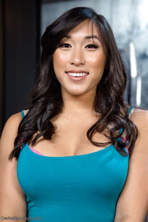 Mia Li 2 Wallpics Net Wallpapers Photos Pictures Backgrounds