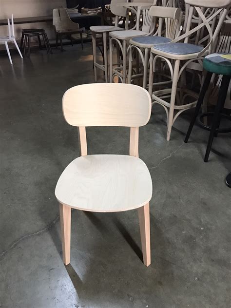 Мебели за училища и детски градини БЪЛГАРСКА УЧИЛИЩНА ИНДУСТРИЯ