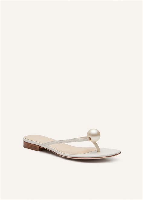 Flat Thong Pearl Sandals In Cream Leather
