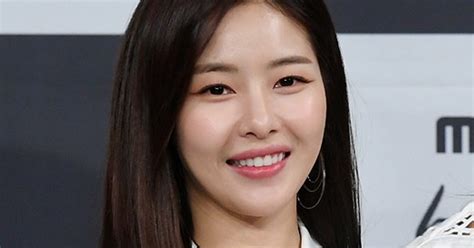 [t포토] 박하나 사랑스러운 하트