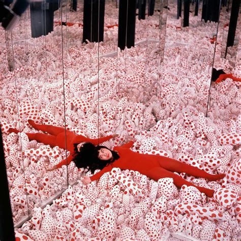 Yayoi Kusama Vs Ai Weiwei Arte Pasión Y Memoria Según Dos Gigantes