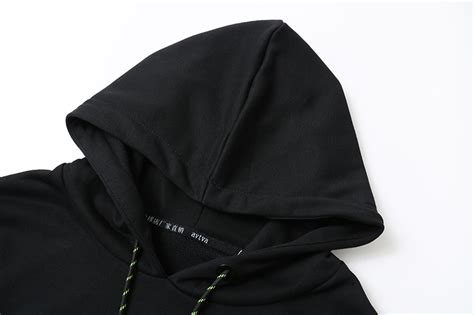 潮牌卫衣定制帽衫酷黑女式假两件加绒连帽卫衣定做学生短款套头衫 阿里巴巴