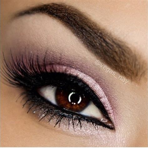Subtle Yet Beautiful Eye Makeup Designs Eye Makeup Glasses Makeup