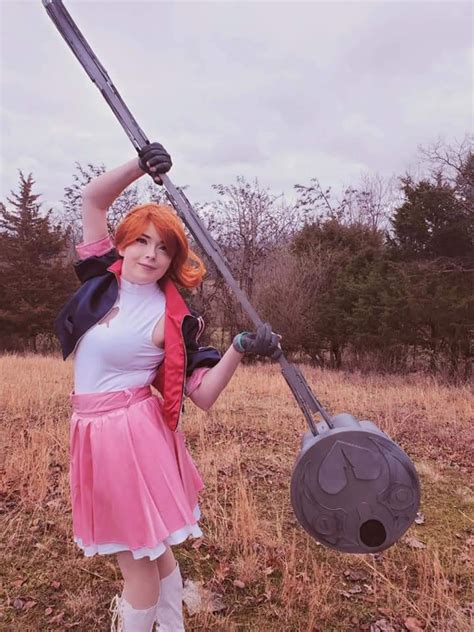More Rwby Cosplays To Get You Excited For Rwby Volume All Ages Of Geek