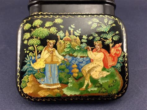 Палехская лаковая шкатулка миниатюрная Снегурочка Сказочная шкатулка для украшений Брелок