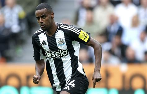 Barcelona Identify Premier League Striker As Transfer Alternative To