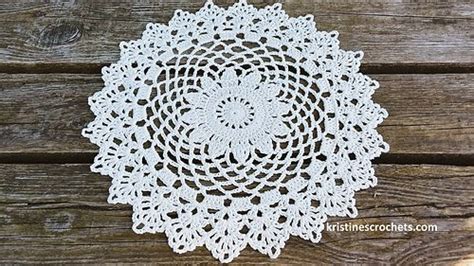 Pretty Daisy Doily Pattern By Kristines Crochets