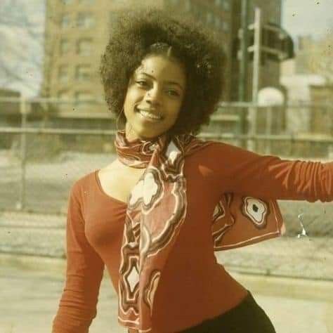 1970 Fashion Black Women 70s Afro Fashion Afros In The 70s 70s