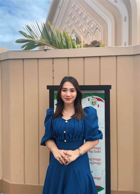 Elyssa Grospe Elyssa Grospe Added A New Photo