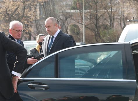 МЪЛНИЯ В ПИК Контрапреврат на Радев Президентът активира Информационна агенция ПИК