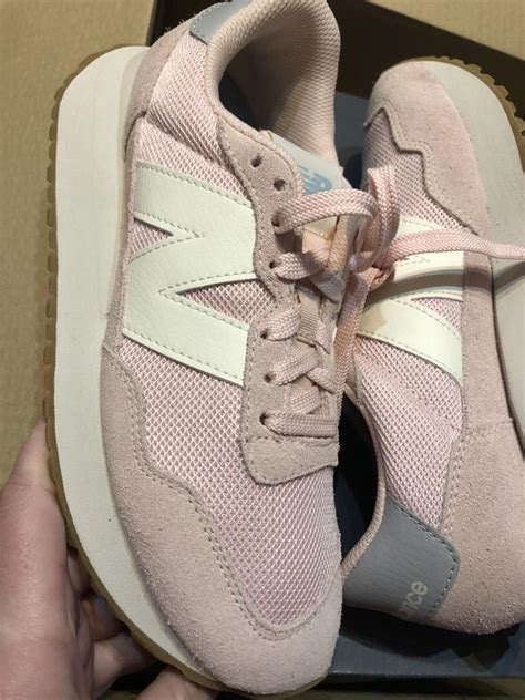 Кросівки New Balance — ціна 2900 грн у каталозі Кросівки Купити жіночі речі за доступною ціною