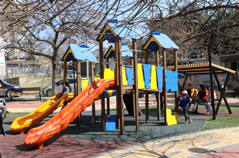 ისნის რაიონის გამგეობა ისნის რაიონის გამგეობამ ვაზისუბანში ოთხი მცირე ზომის სკვერი მოაწყო