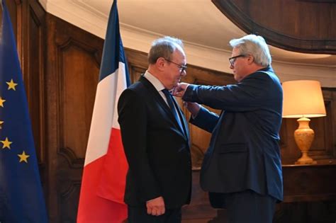 Франция награди акад Юлиан Ревалски с Ордена на академичните палми степен Кавалер