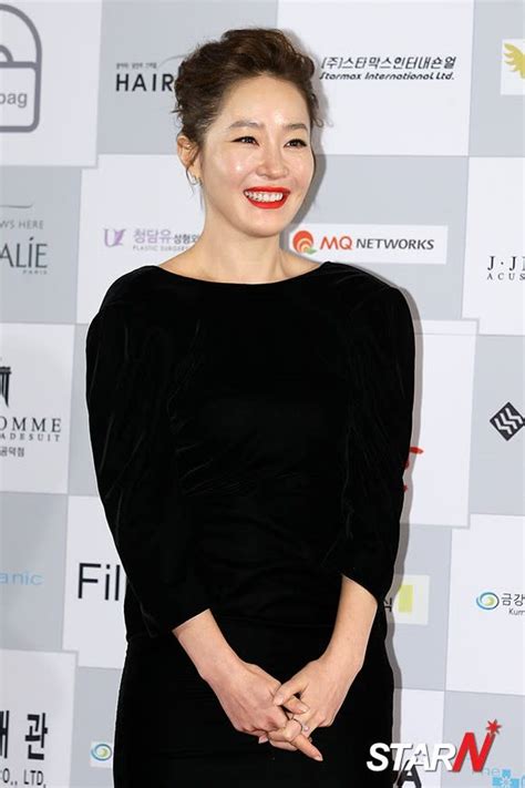 Um Ji Won Garnered Top Korean Film Star