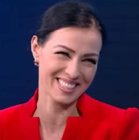 Виктория Петрова отново на крилете на любовта с нов мъж до себе си За Жената