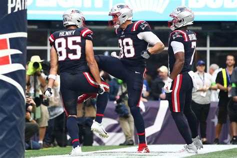 Patriots Risers And Fallers Mac Jones Trending Up After Week 1 Juju