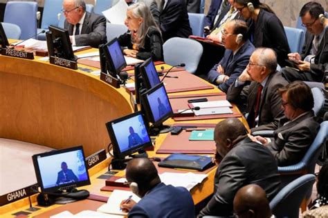 하마스 사냥한다며 빵 사려고 줄 선 난민들에 폭격 전쟁 사망자 1만명 돌파 한국일보