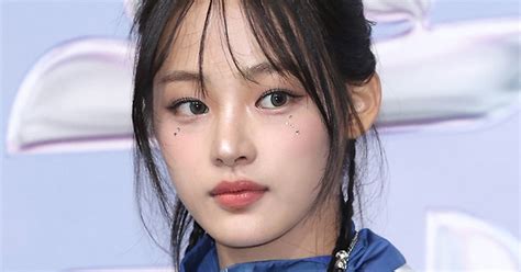 포토s 뉴진스 민지 눈 아래 별 콕콕