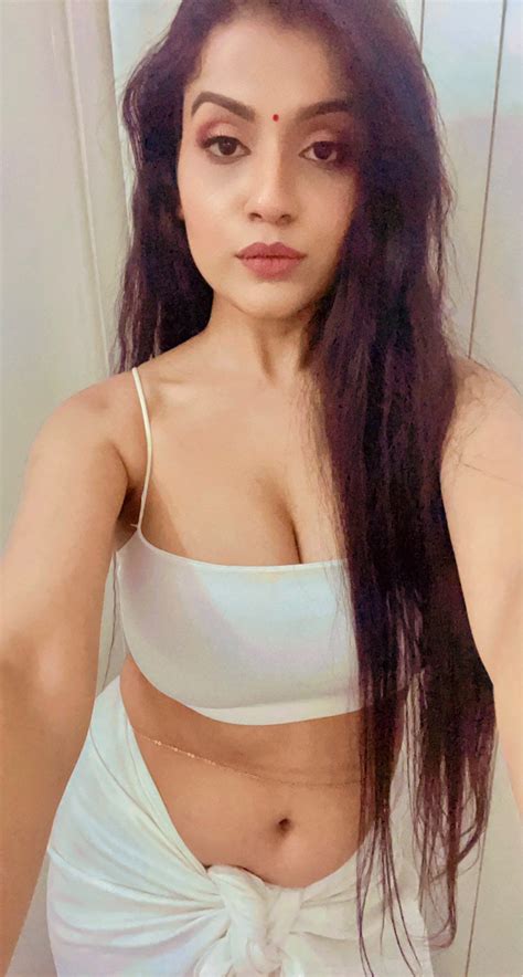 nidhi chaudhary navel in white outfit r navelnsfw